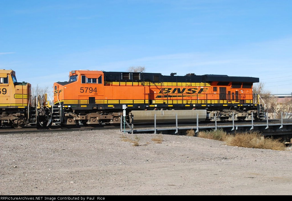 BNSF 5794